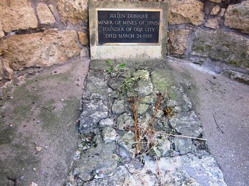 JULIEN DUBUQUE MONUMENT - Encyclopedia Dubuque
